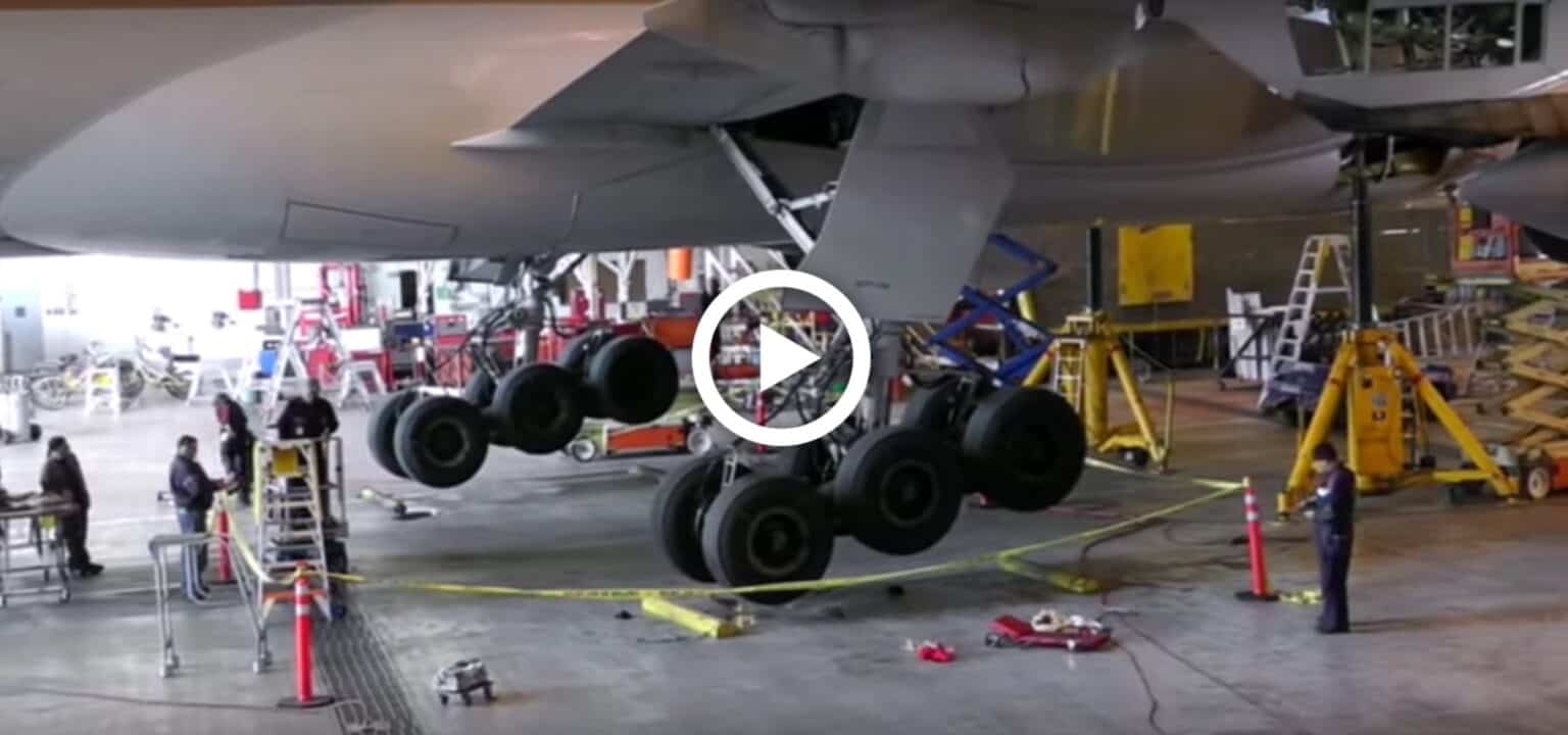 Watch This Massive 777 Gear Swing Up And Down