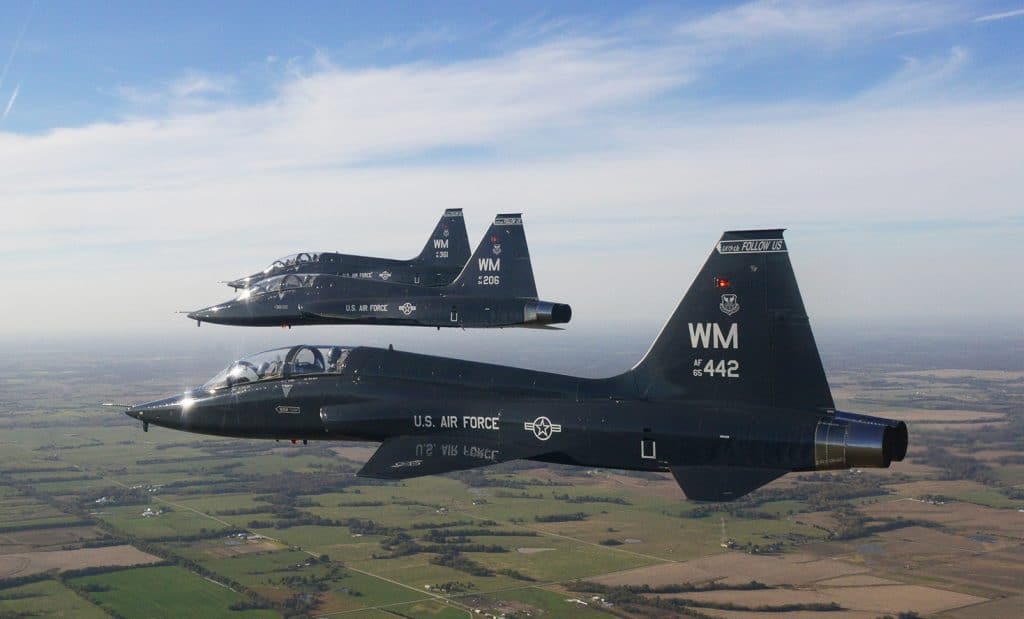 Talon: The World's First Supersonic Jet Trainer Has Aged Gracefully