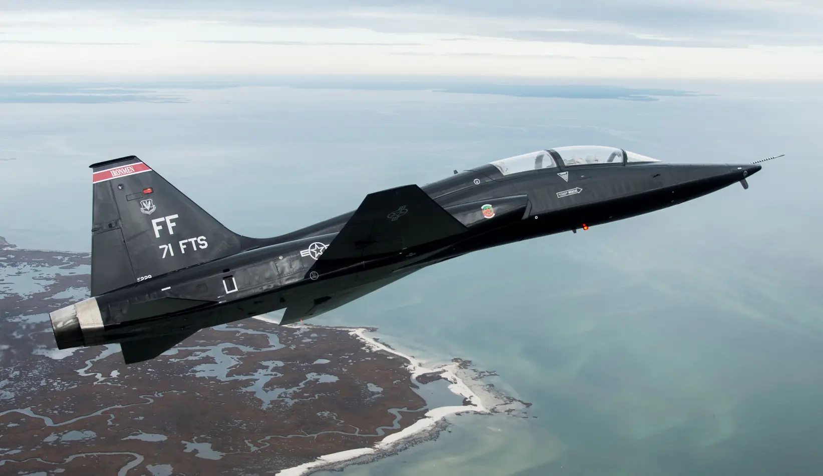 Talon: The World's First Supersonic Jet Trainer Has Aged Gracefully