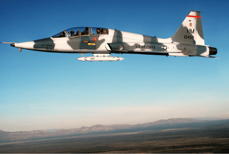 Talon: The World's First Supersonic Jet Trainer Has Aged Gracefully
