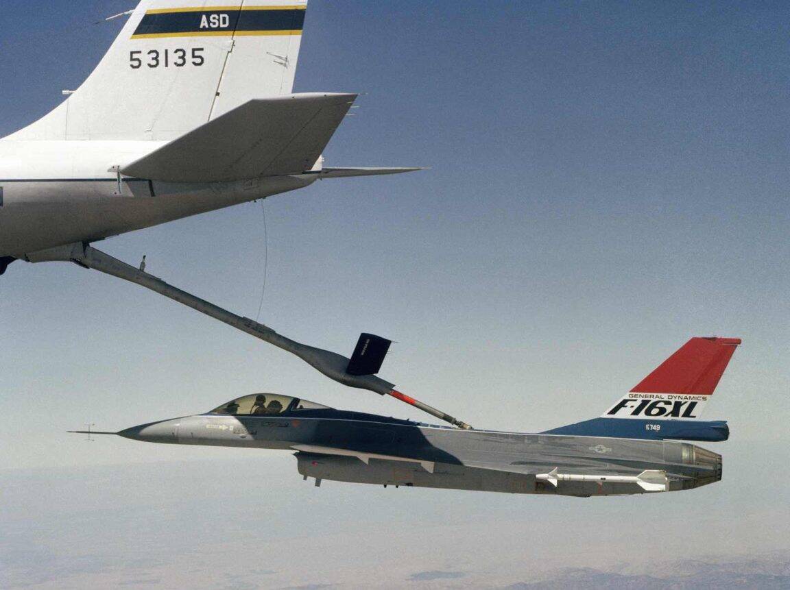 The F-16XL: This Advanced F-16 Variant Lost Out To The F-15E Strike ...