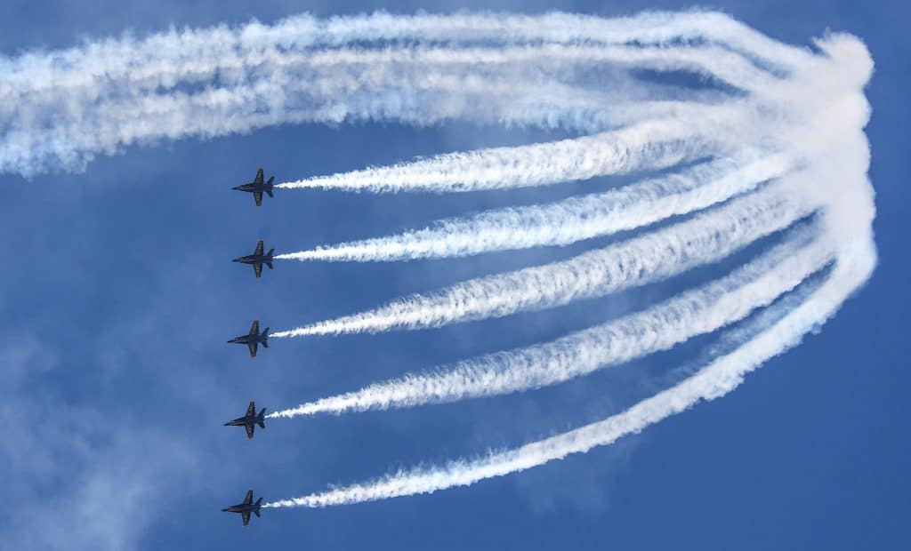 Watch As The US Navy Blue Angels Thrill The Crowds At EAA AirVenture 2017
