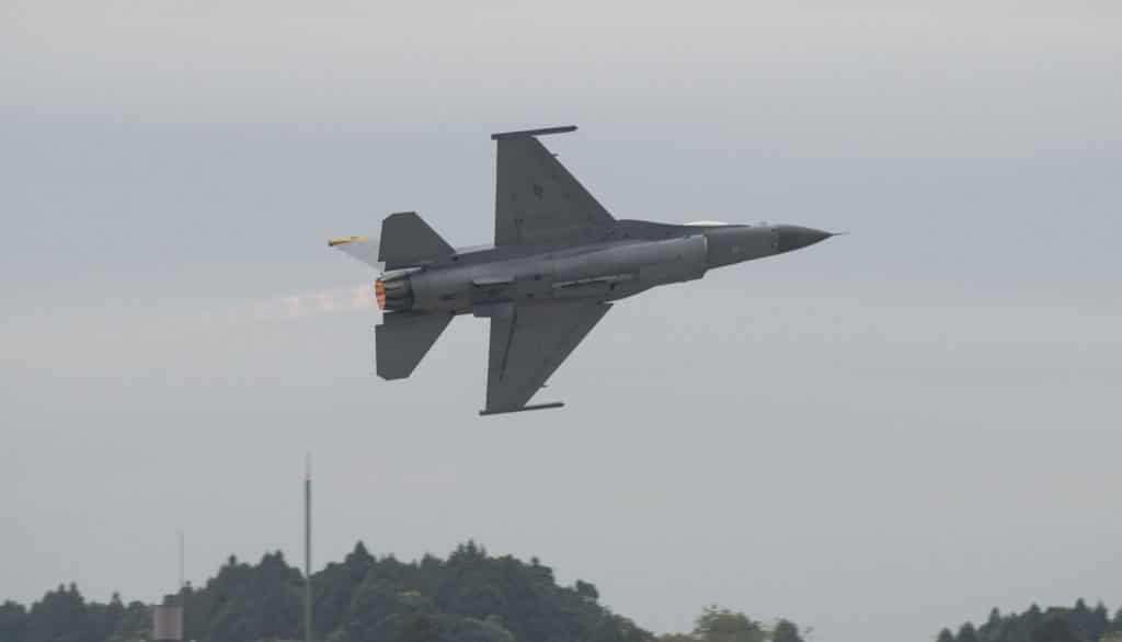 Watch: Perspective Turns Awesome Viper Demo Hop Into Epic Flight