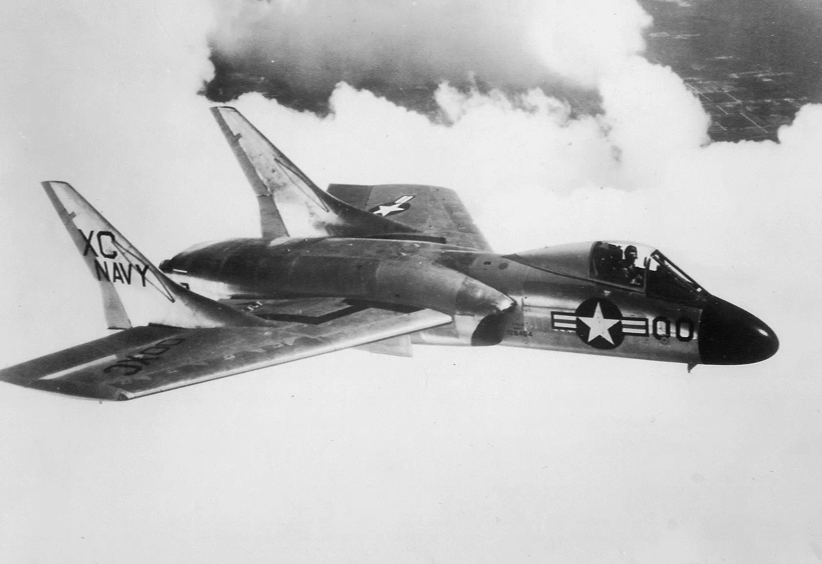 Ramp Strike: F7U Cutlass Crashes on the Deck of the Hancock
