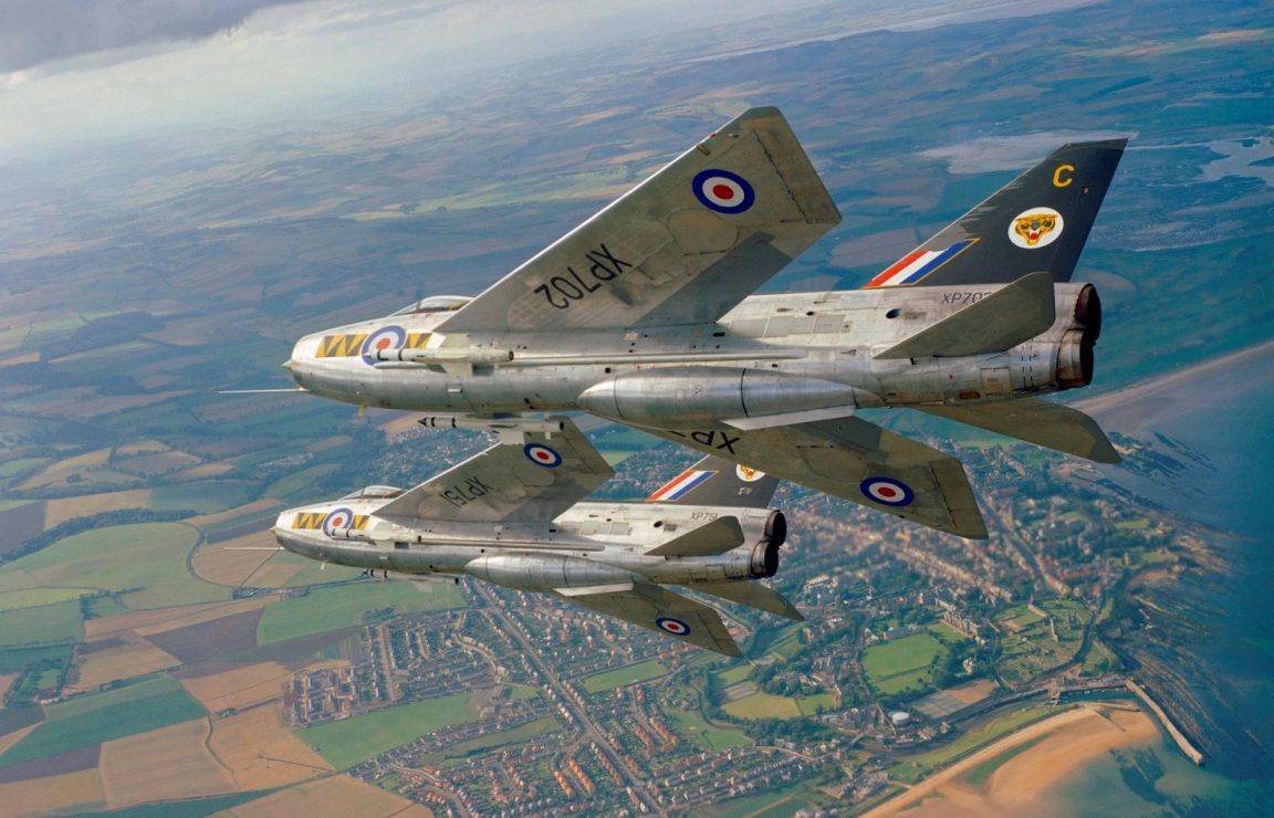 WATCH: English Electric Lightning Interceptors Performed Like Nothing Else