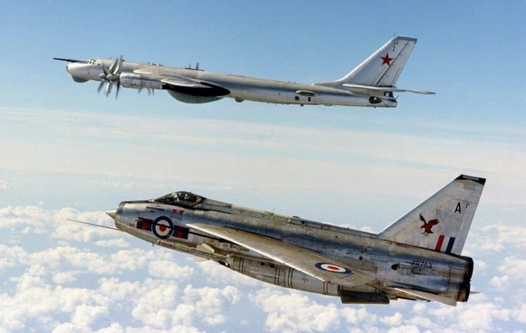 WATCH: English Electric Lightning Interceptors Performed Like Nothing Else