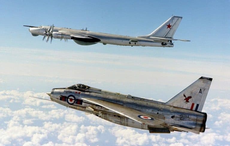 WATCH: English Electric Lightning Interceptors Performed Like Nothing Else