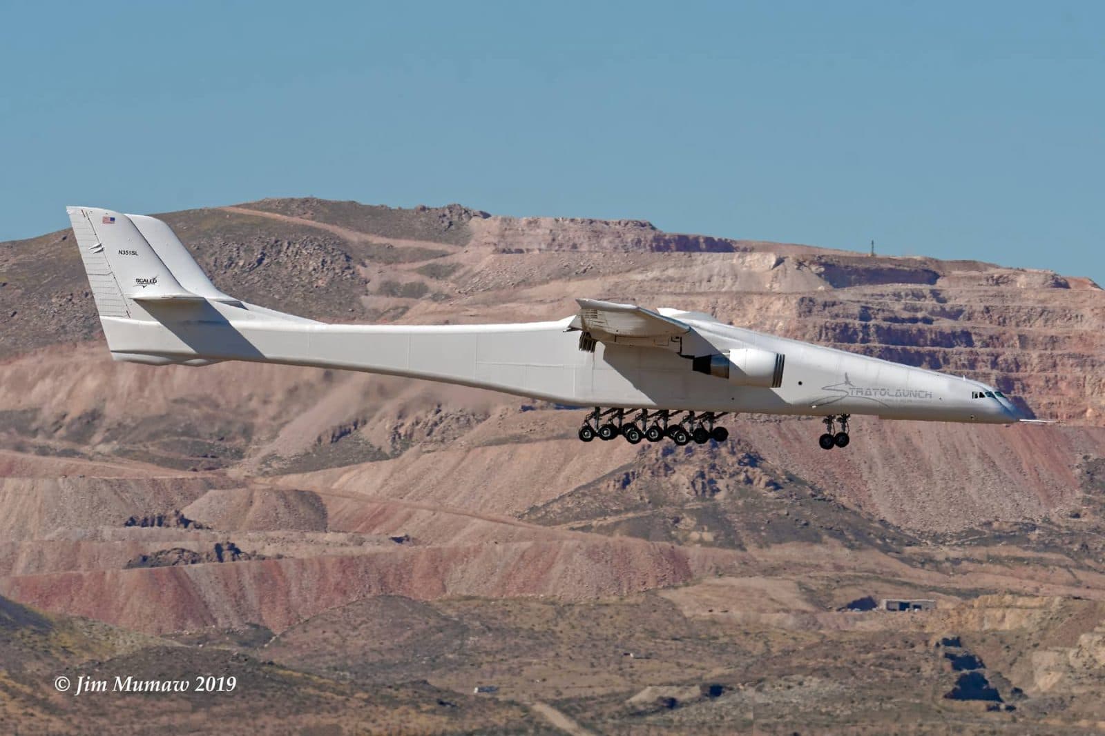 World's Largest Airplane Flies For The First Time