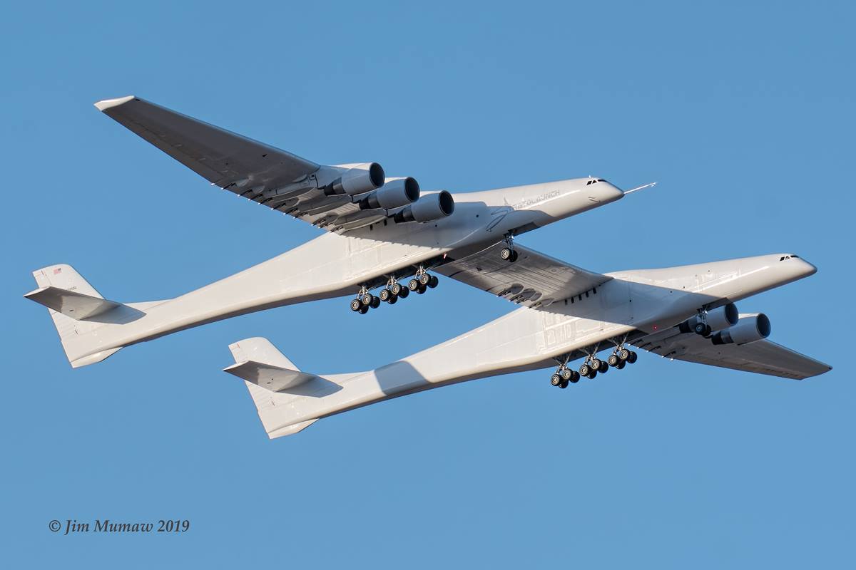 World's Largest Airplane Flies For The First Time