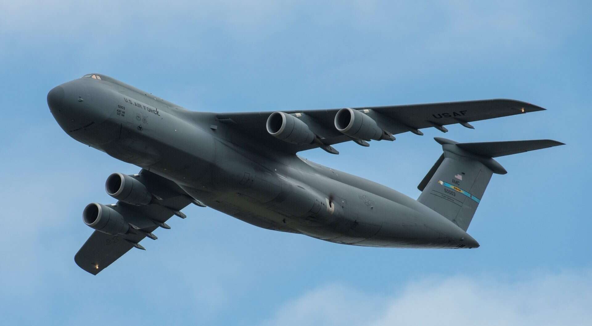 WATCH C 5M Super Galaxies Quick Turn At Prestwick WATCH C 5M Super Galaxies Quick Turn At Prestwick