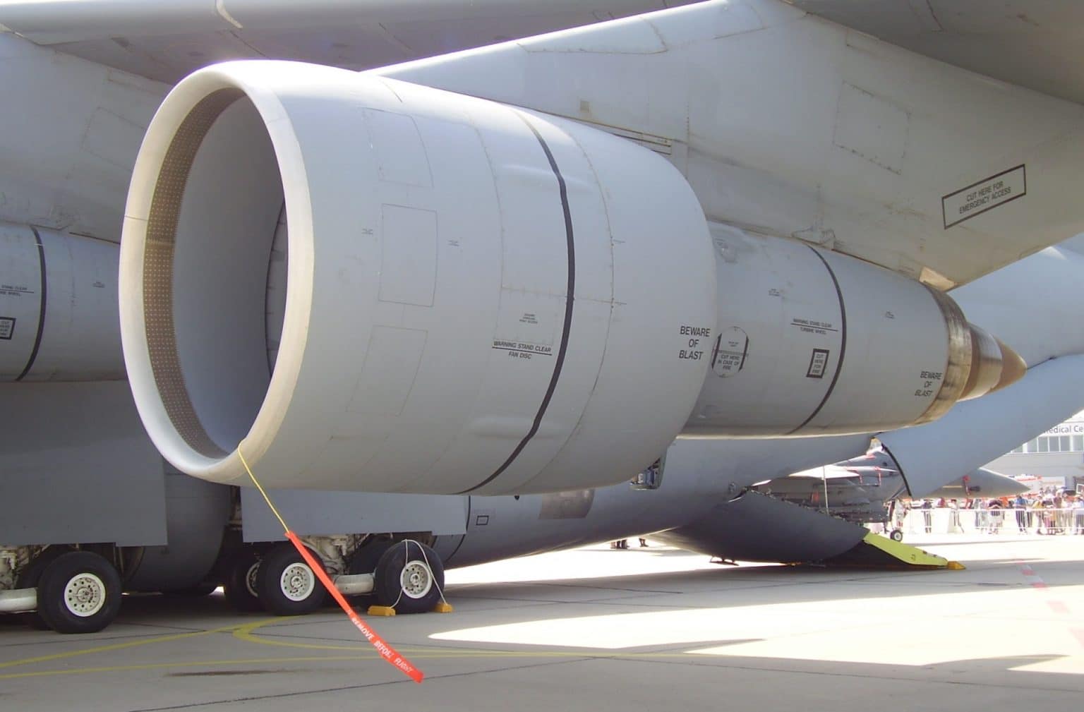 WATCH And LISTEN To The C-5 And That Fine TF-39 Whine