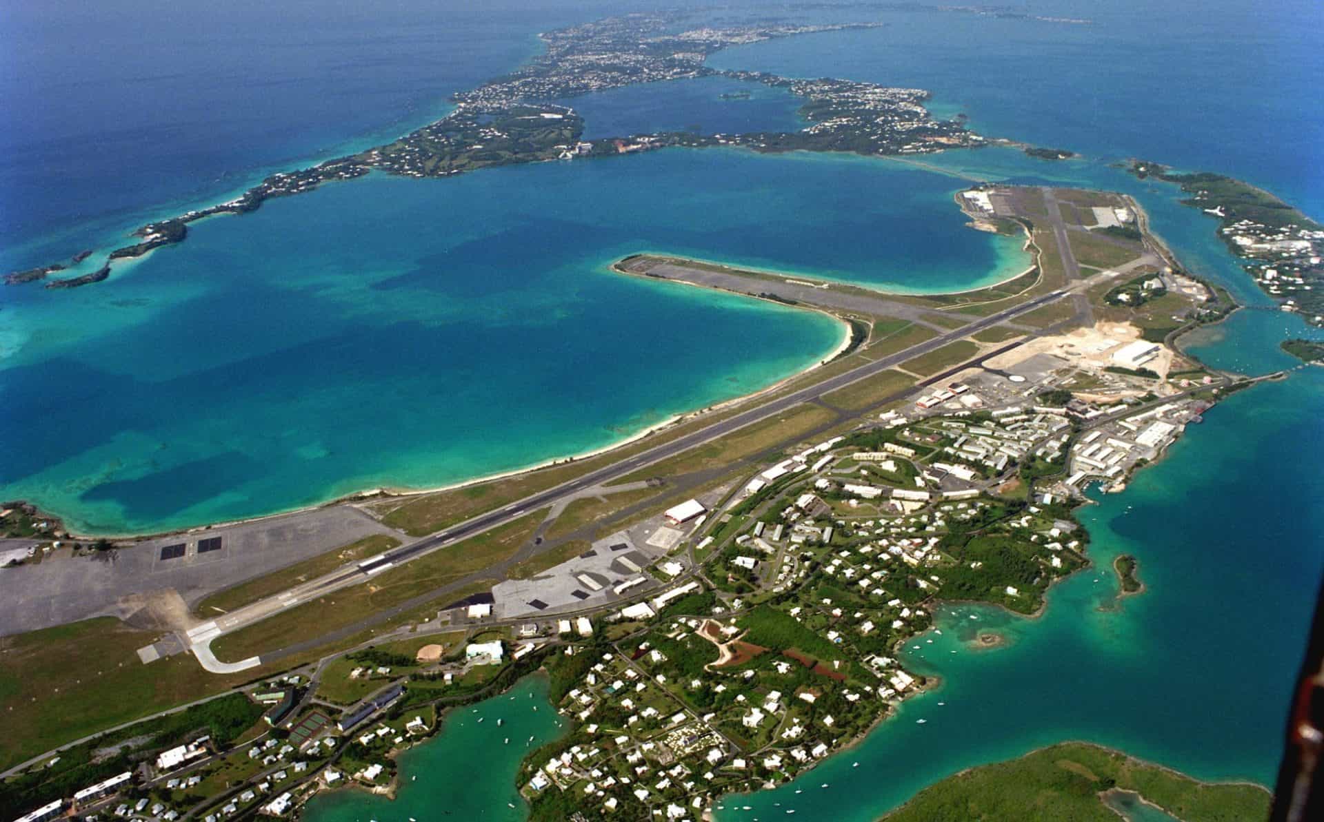 WATCH: Naval Reserve P2V Neptunes On The Move