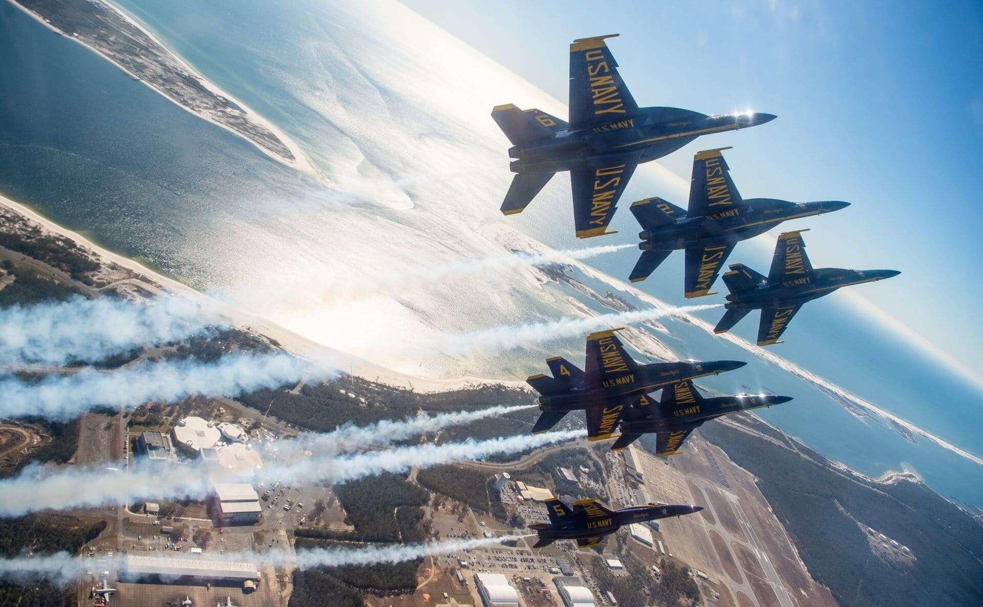 WATCH: Incredible Air-to-Air Imagery Of The New Blue Angels Super Hornets