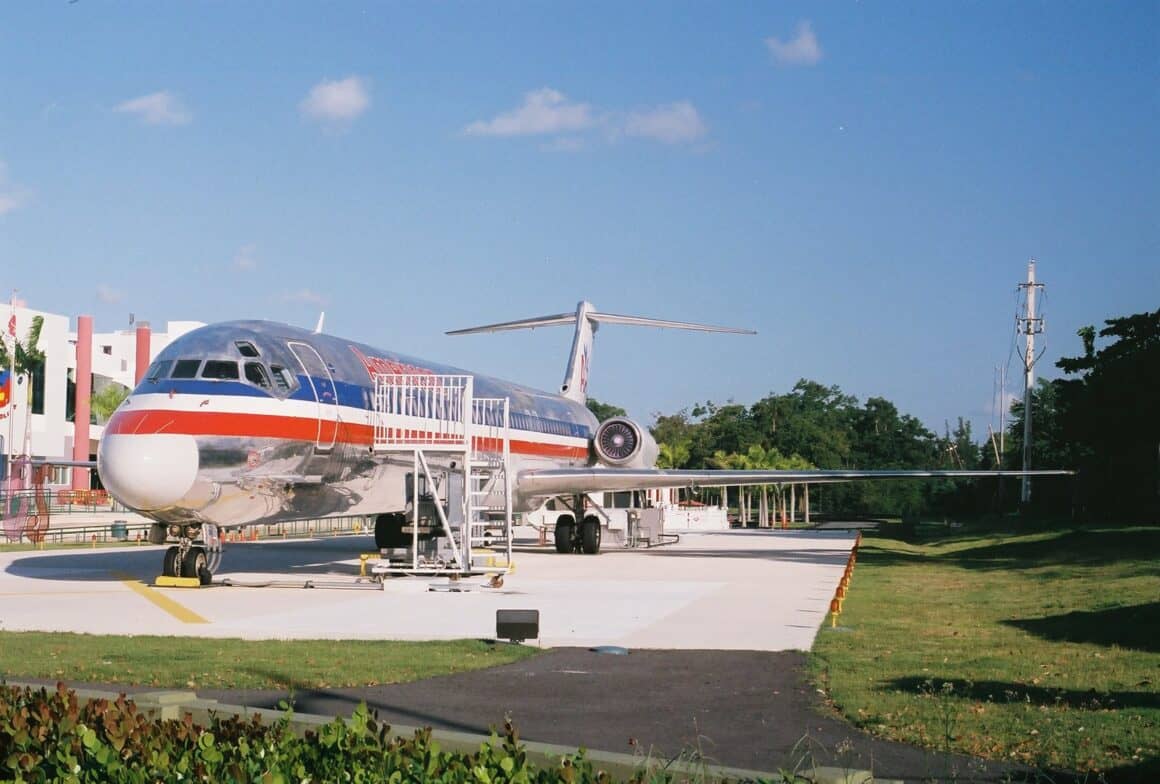 The Seven Places You Can Still See An American MD-80 In Full Colors Today