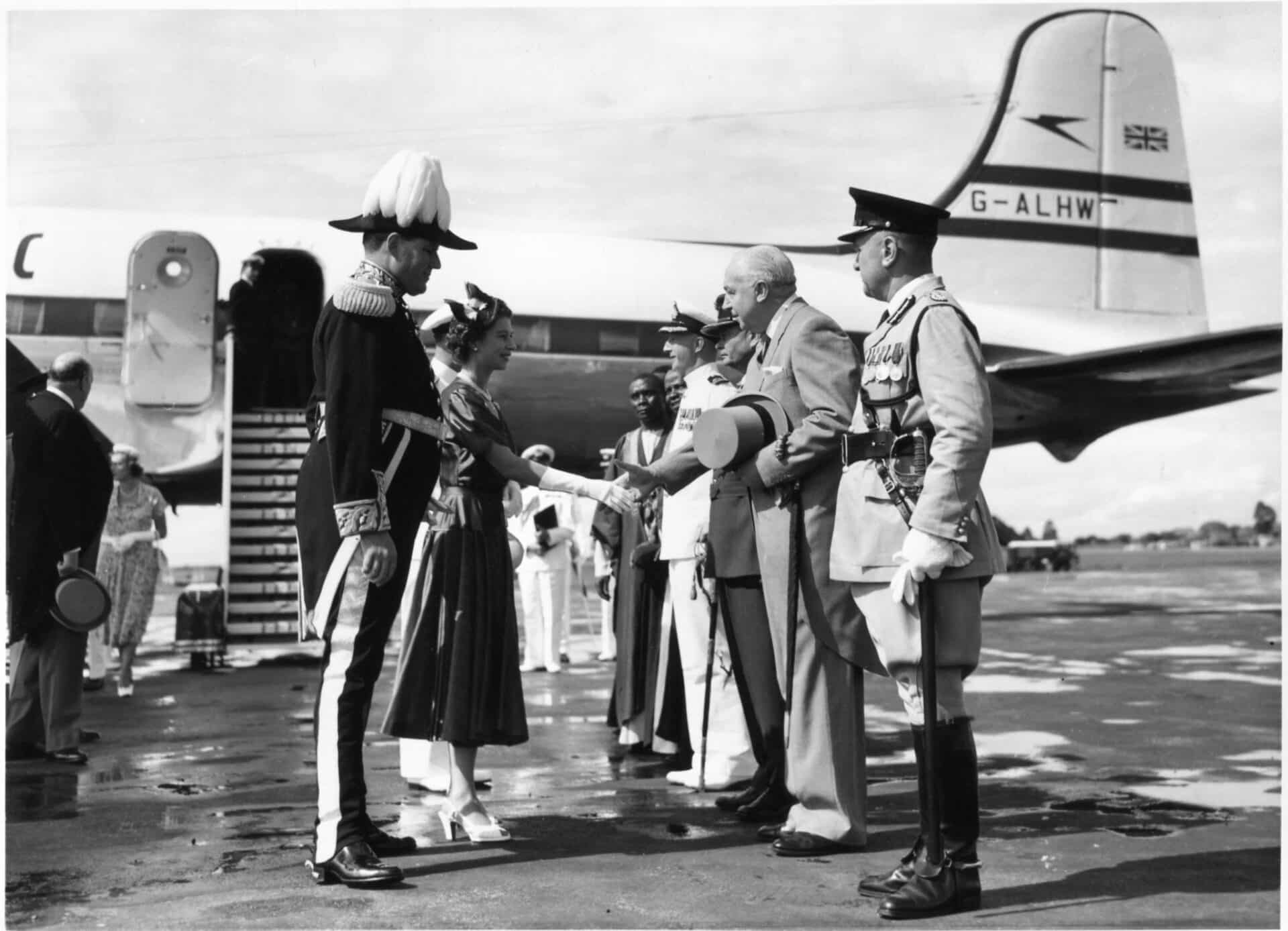 The Aviation World Pays Tribute To Queen Elizabeth II