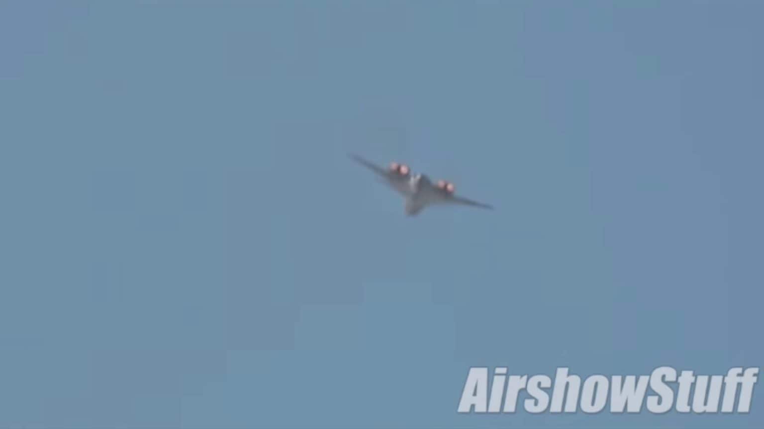 Pilots Roll B-1 Bomber At Edwards AFB Airshow