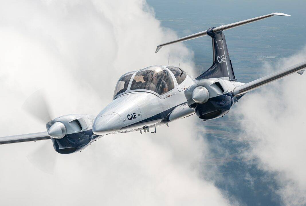 This Reality-Defying Mixed Reality Simulator Will Change Pilot Training ...