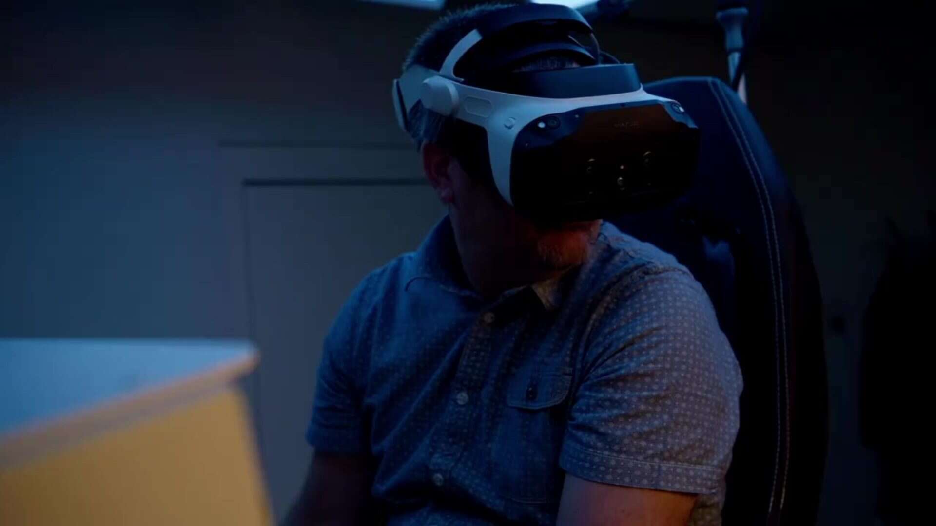 This Reality-Defying Mixed Reality Simulator Will Change Pilot Training ...