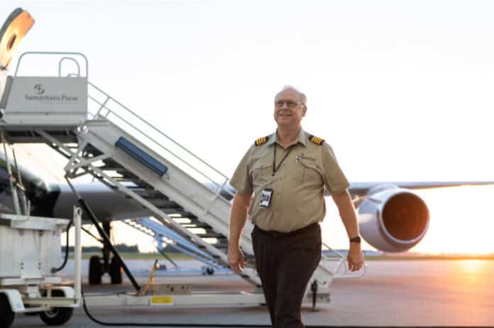 Piloting The Last DC-8: A Story Of Faith, Flight, And Service